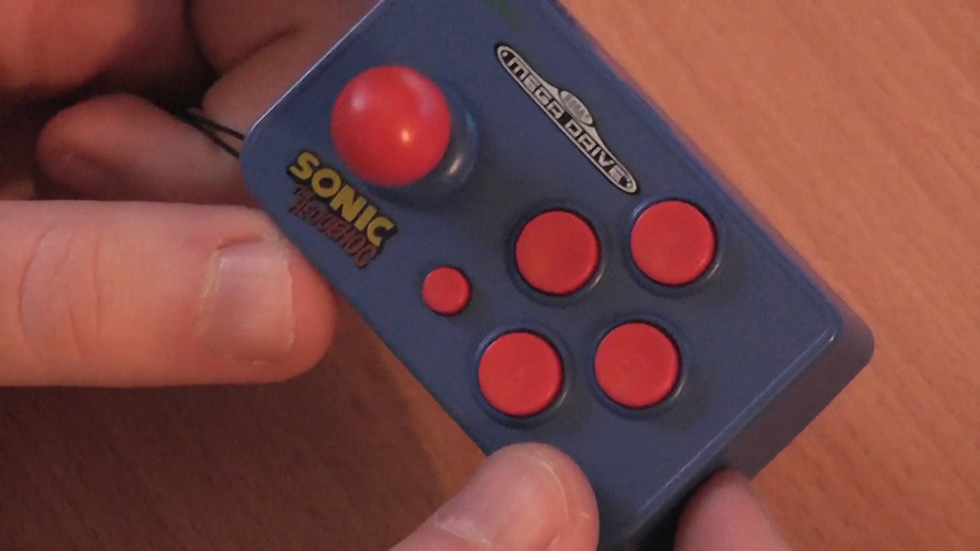 Arcade Nano Review - SEGA Megadrive Keyring Console and Games (Video ...